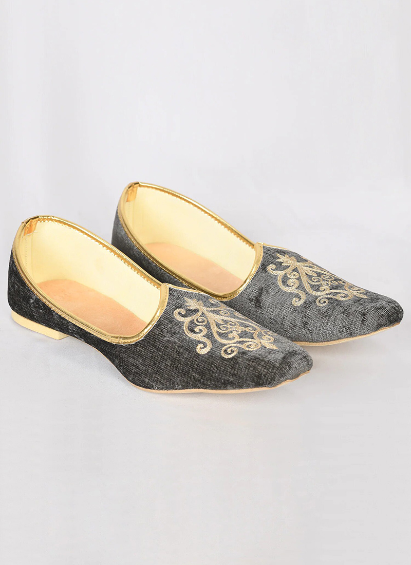 Indian Mens Ethnic Footwear | Jutti | Mens Traditional Shoes