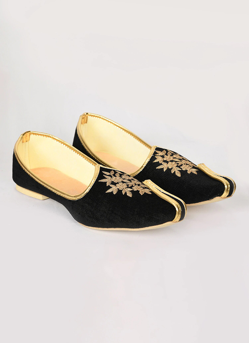 Indian Mens Ethnic Footwear | Jutti | Mens Traditional Shoes
