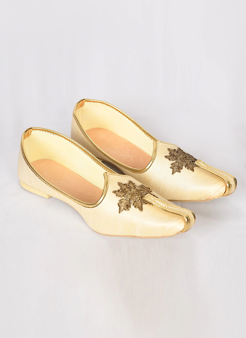 Indian Mens Ethnic Footwear | Jutti | Mens Traditional Shoes