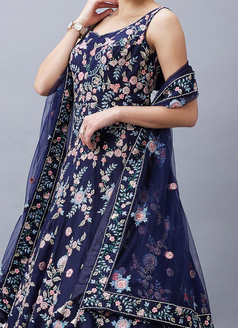 Latest Indian Wedding Dresses For Brides Sister