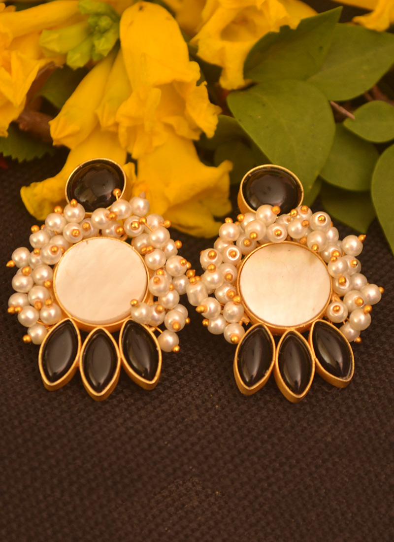 Studs for Women - buy Studs from in Jewellery collection online