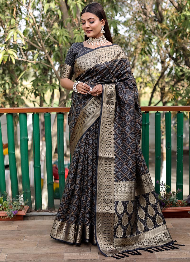 Black Sarees: Latest Black Sarees Designs For Women