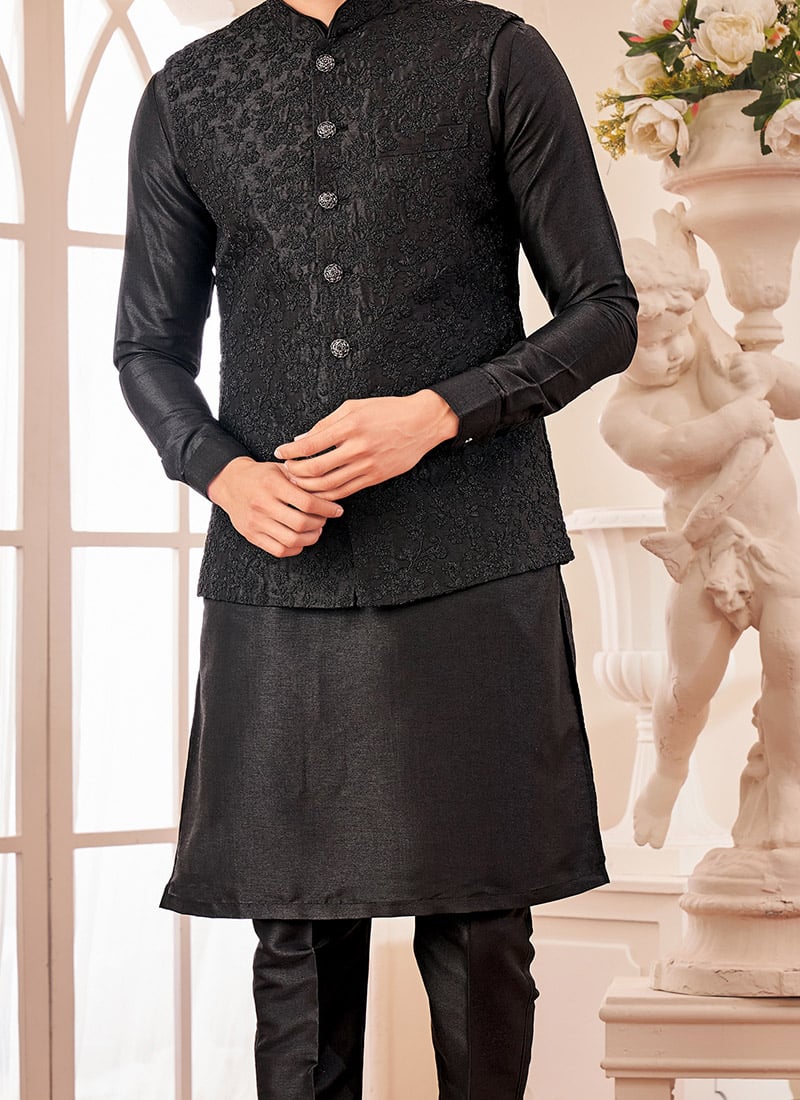 Shop Black Silk Embroidered Bandi Set Festive Wear in India - Cbazaar