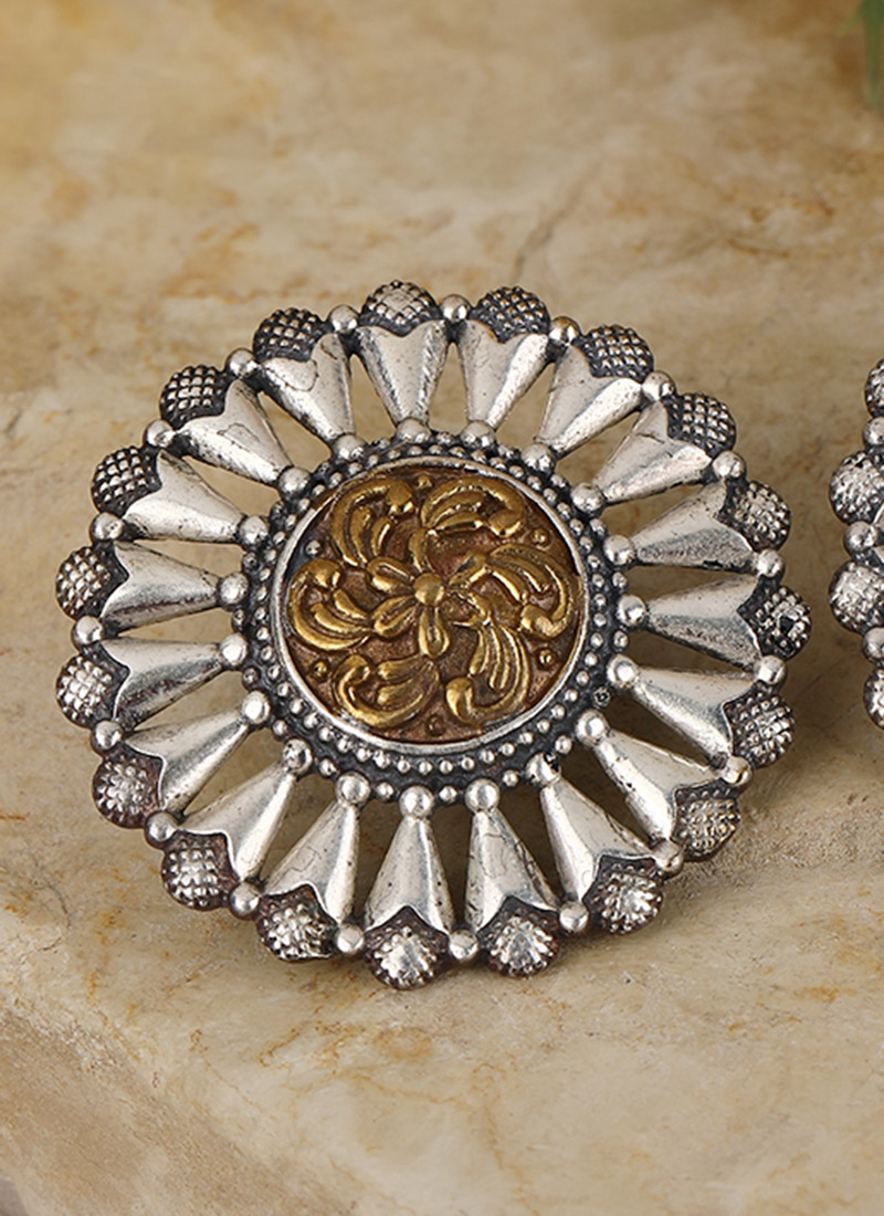 Studs for Women - buy Studs from in Jewellery collection online