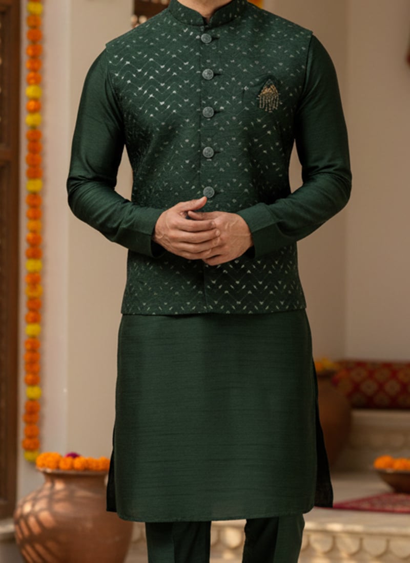 Buy Mehendi Outfits - Indian Best Mehendi Dress Collections Online
