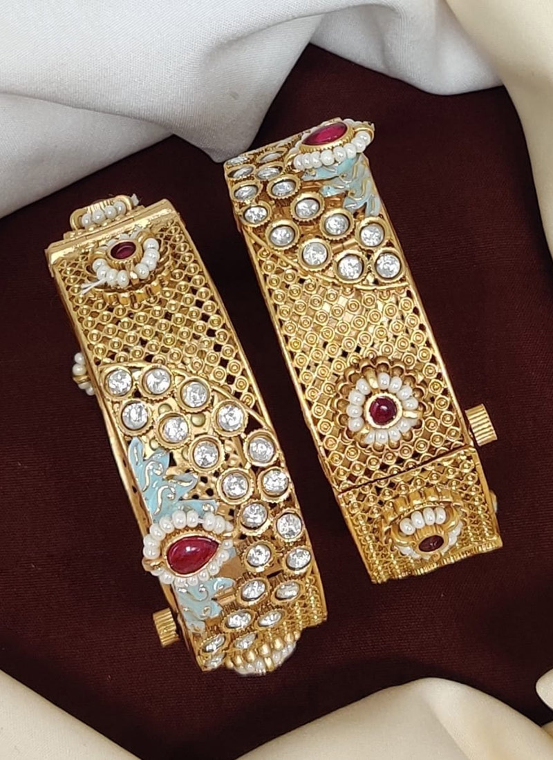 Buy Gold Brass Rajwadi Style Kundan Bangels Online at Best Price | Cbazaar