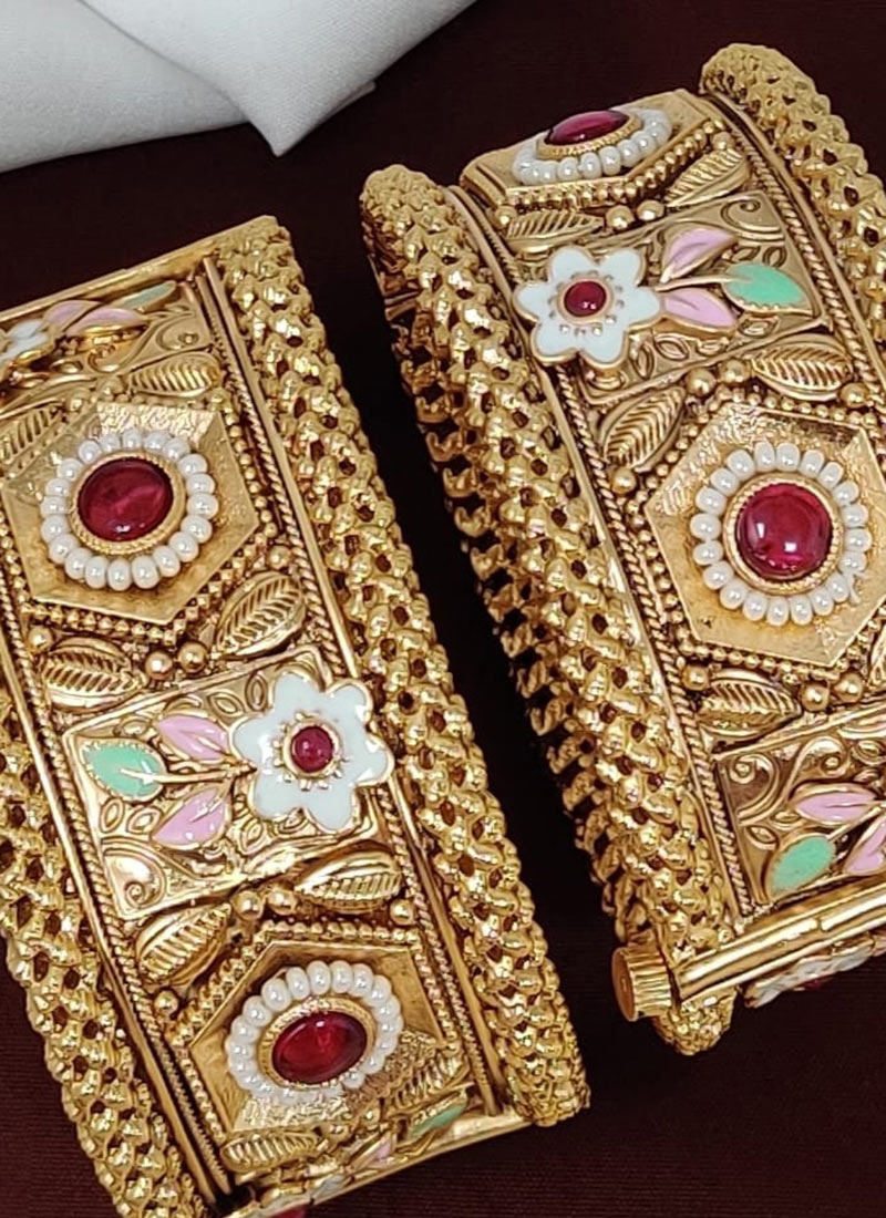 Shop Gold Brass Rajwadi Style Kundan Bangels Online at Best Price | Cbazaar