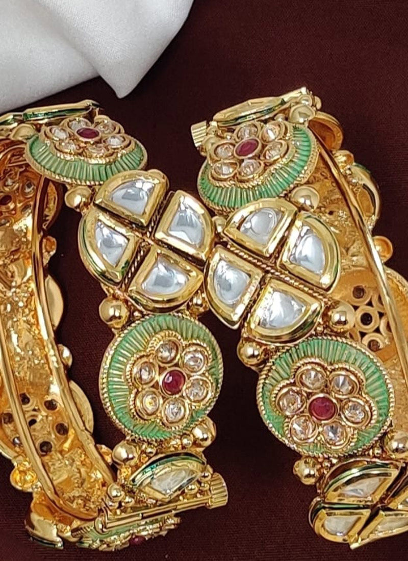 Buy Gold Brass Rajwadi Style Kundan Bangels Online at Best Price | Cbazaar