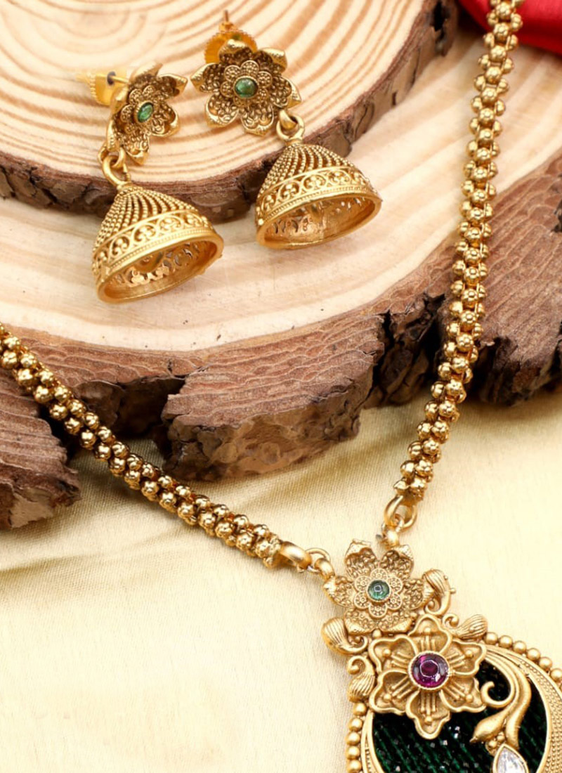 Shop Latest Designer Pendant Sets Online Collection at Cbazaar