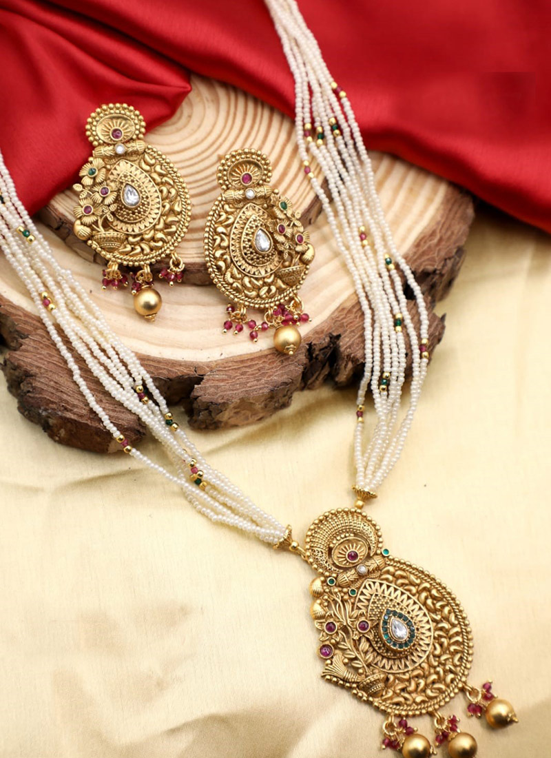 Shop Latest Designer Pendant Sets Online Collection at Cbazaar