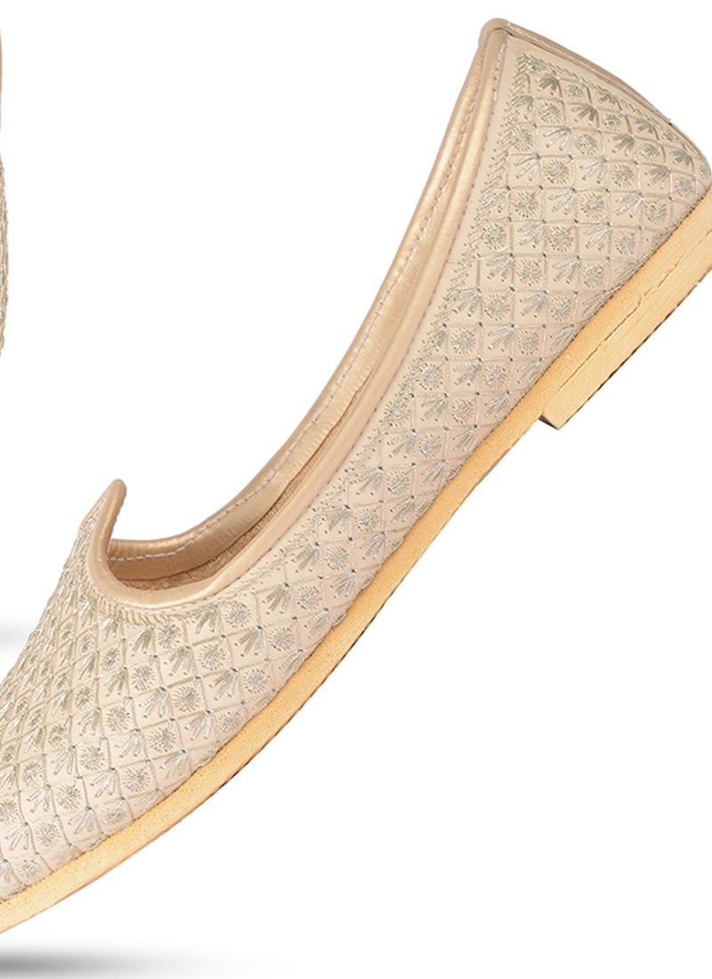 Indian Mens Ethnic Footwear | Jutti | Mens Traditional Shoes