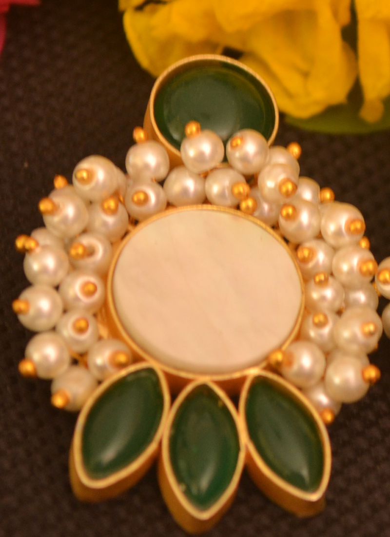 Studs for Women - buy Studs from in Jewellery collection online