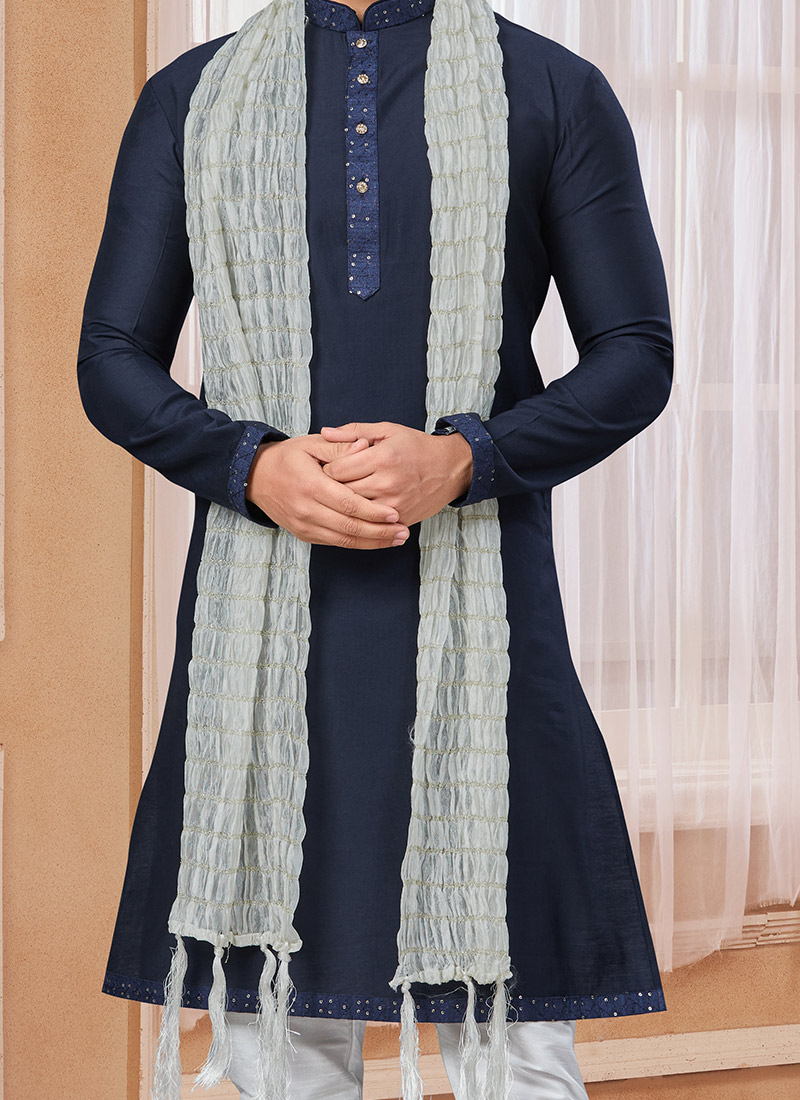 Shop Stylish Men's Stoles for Every Occasion – Cbazaar