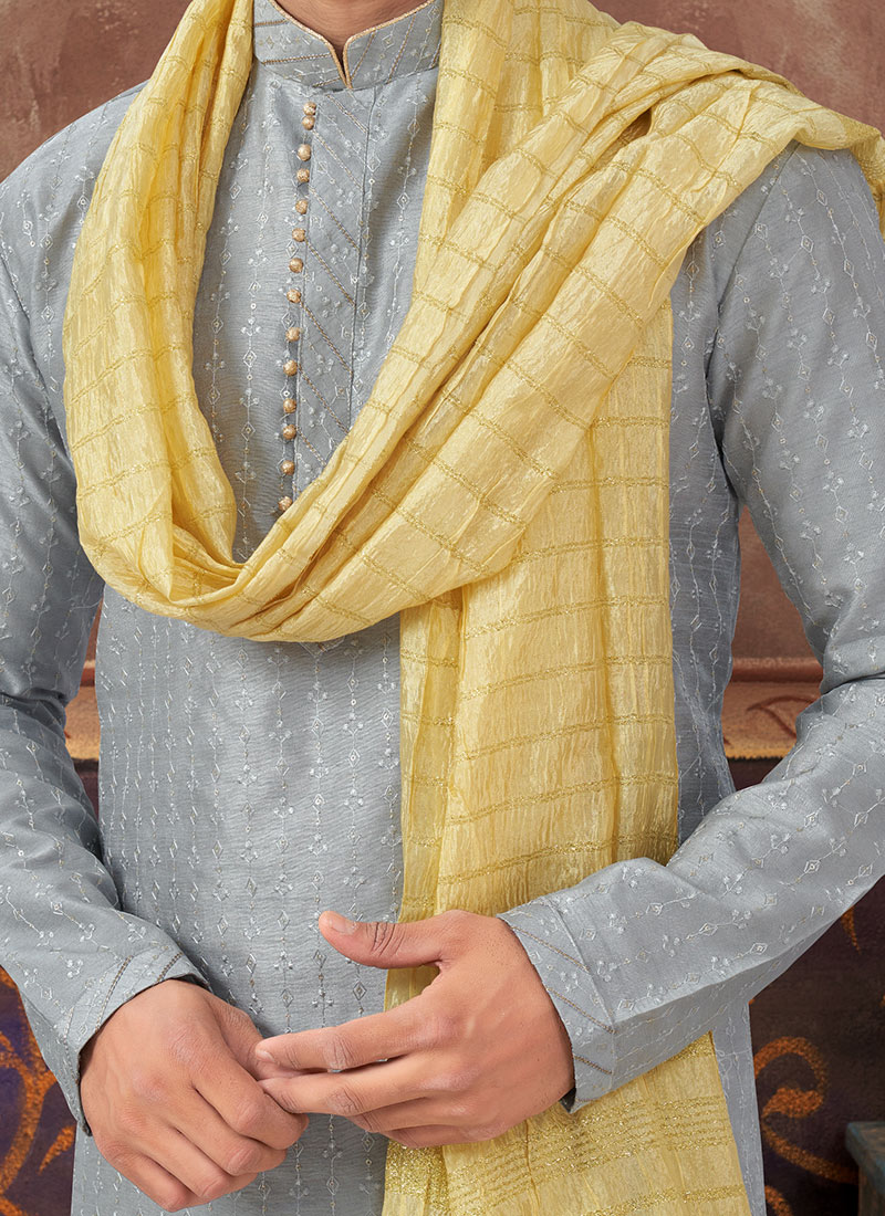 Buy Indian ethnic clothing for Men - buy online at Cbazaar
