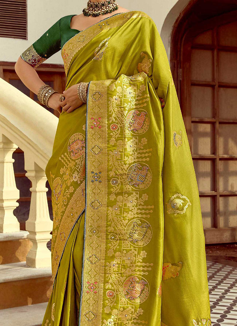 Latest Indian Wedding Sarees Online - Designer Wedding Sarees