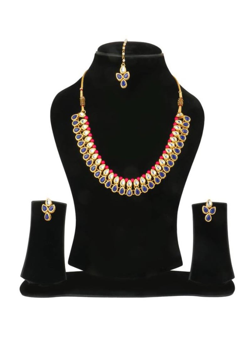 Adorn Your Neck: Stunning Jewellery Collection