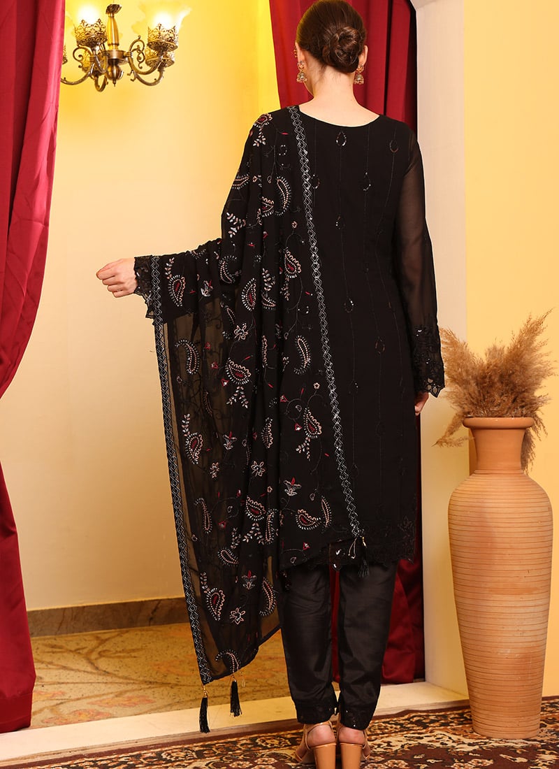 Pakistani Suits - Latest Pakistani Salwar Kameez Suits Online