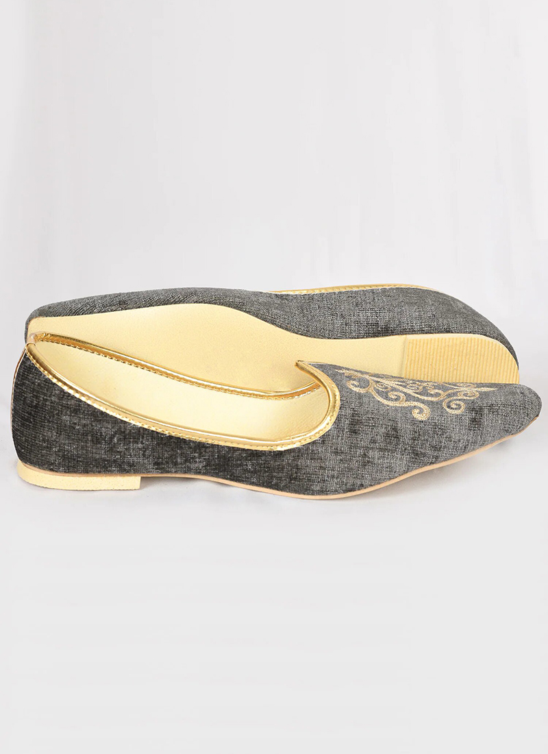 Indian Mens Ethnic Footwear | Jutti | Mens Traditional Shoes