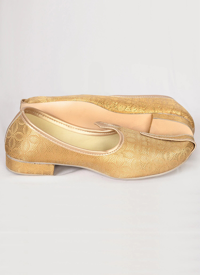 Indian Mens Ethnic Footwear | Jutti | Mens Traditional Shoes