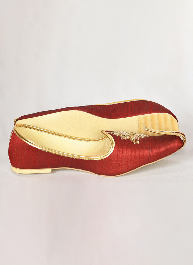 Indian Mens Ethnic Footwear | Jutti | Mens Traditional Shoes