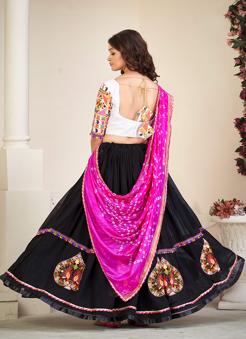 Shop Latest Navratri Chaniya Choli Online In United Kingdom