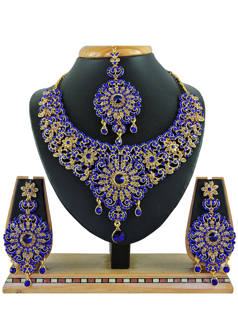 Necklace Set : Shop Exquisite Necklace Designs For Women -Cbazaar