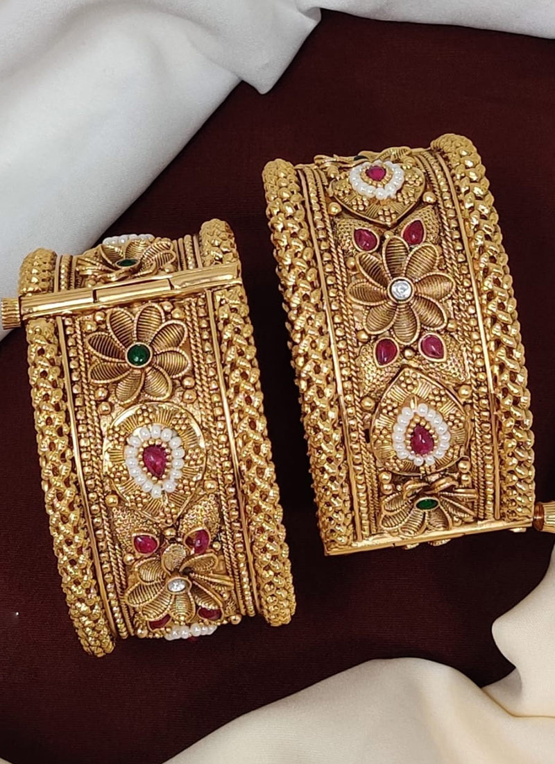 Shop Gold Brass Rajwadi Style Kundan Bangels Online at Best Price | Cbazaar