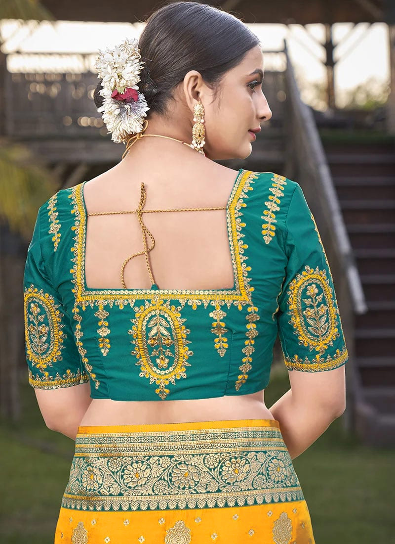 Latest Indian Sarees Designs Online For Women - Cbazaar
