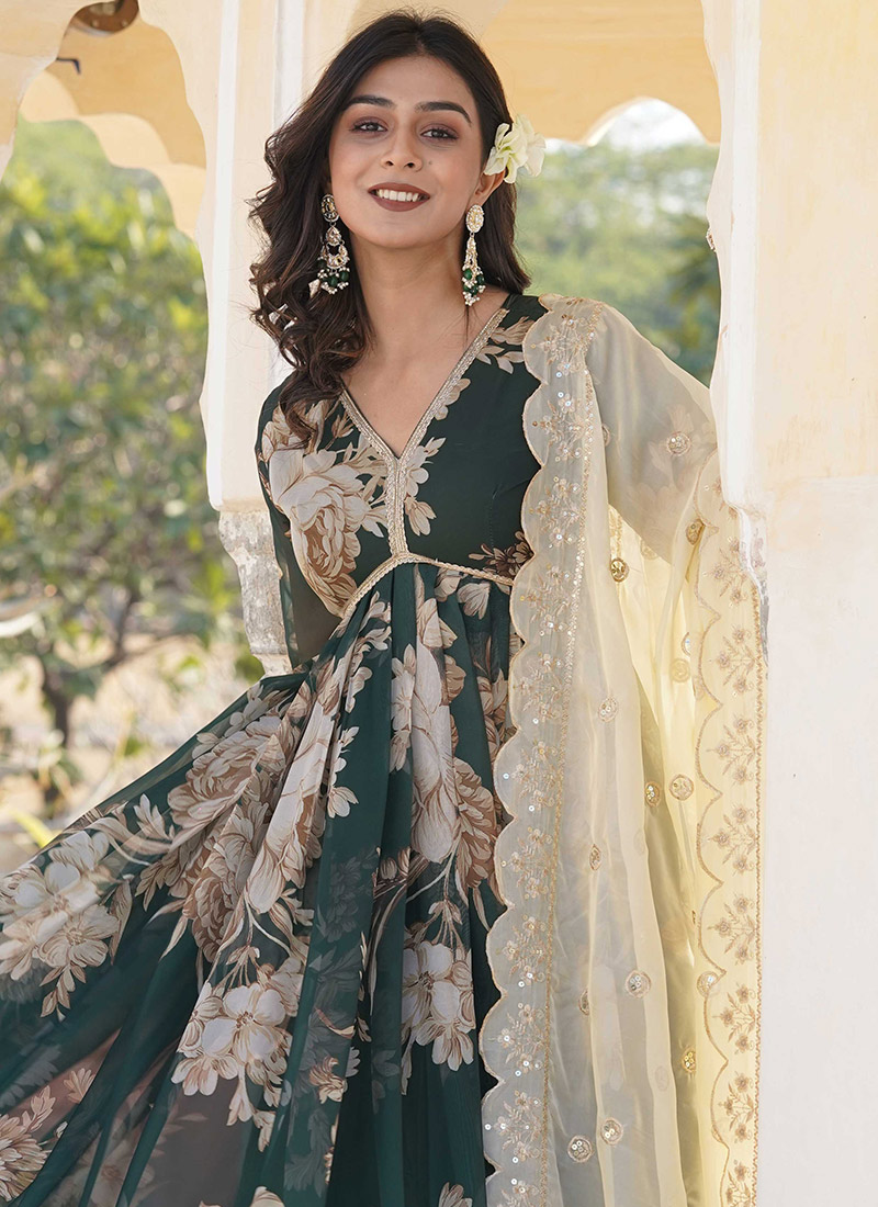 Latest Designer Salwar Kameez And Indian Suits Online in USA | Cbazaar