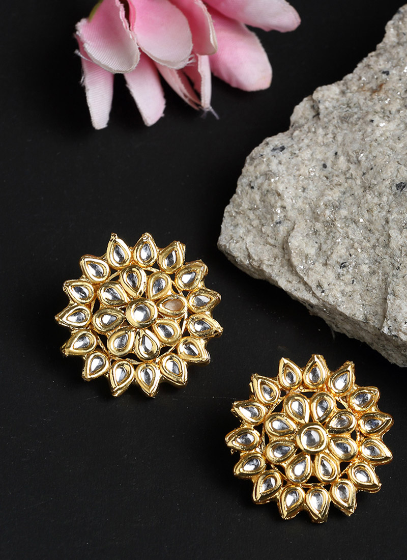 Shop Trendy Stud Earrings Collection at Cbazaar