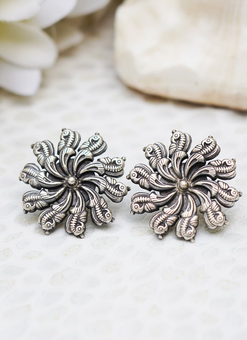 Studs for Women - buy Studs from in Jewellery collection online