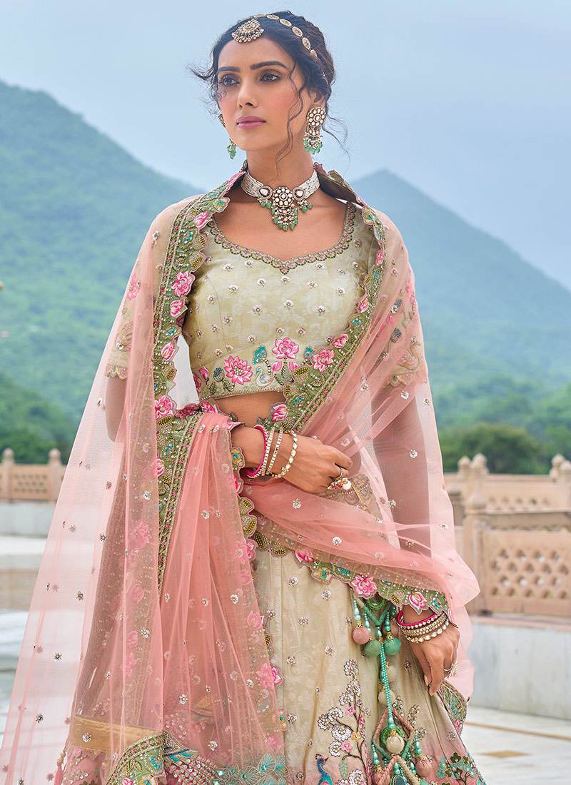 Latest Indian Wedding Dresses & Designer Wedding Dresses