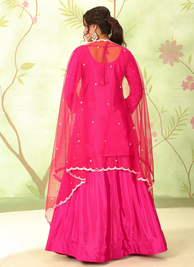 Buy Indian ethnic clothing for Women - buy online at Cbazaar