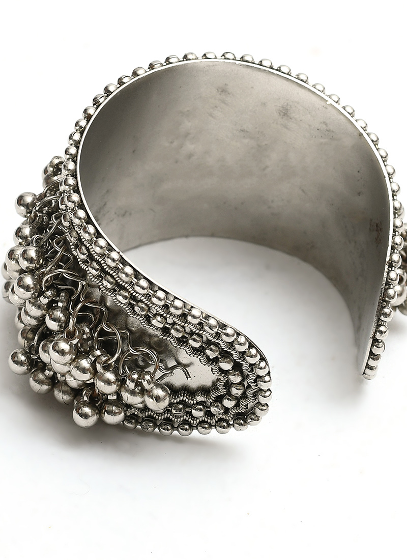 Exquisite Bracelets: Elevate Your Style with Cbazaar's Collection