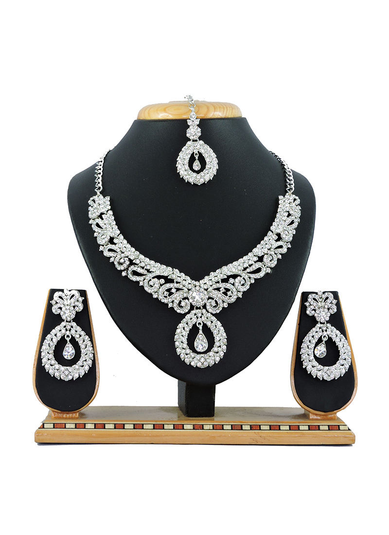 Shop Silver N White Necklace Set Party Wear Online at Best Price | Cbazaar