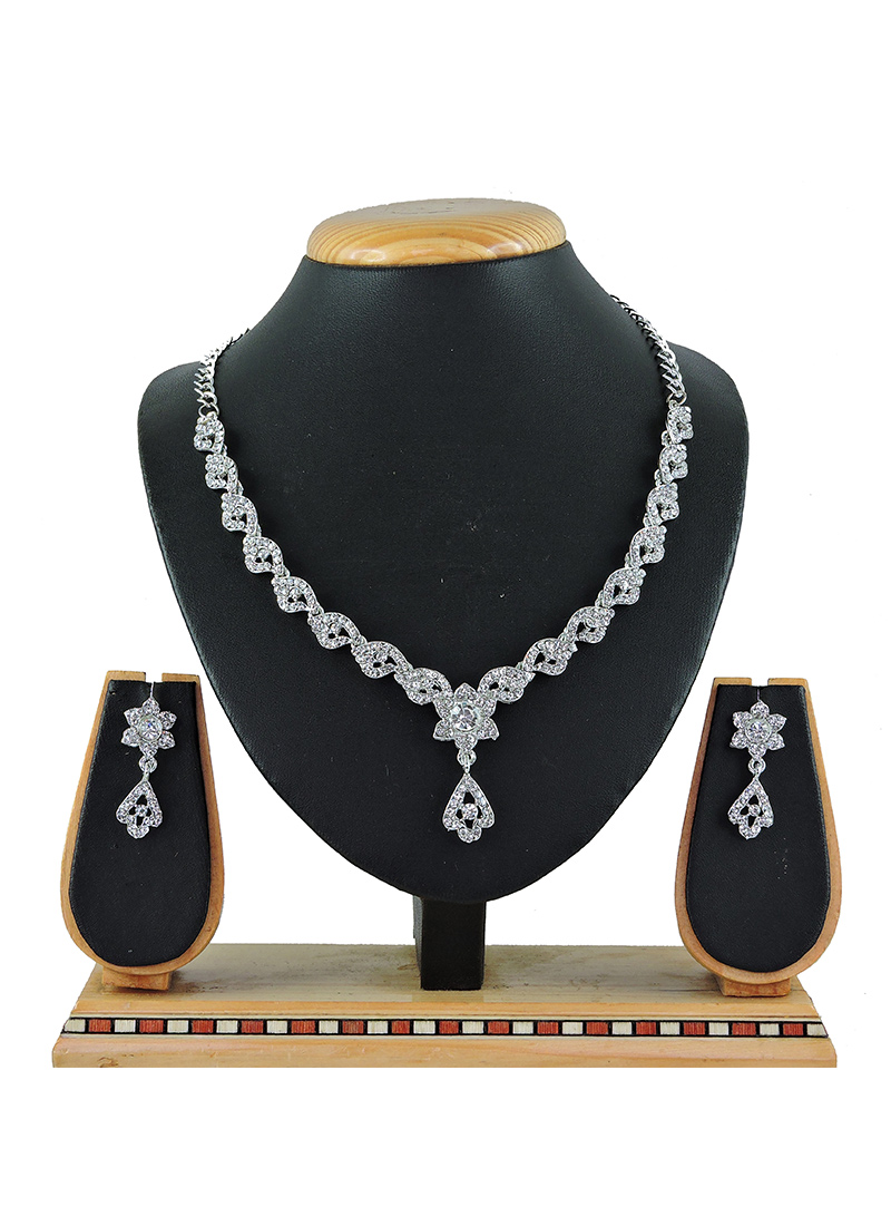 Shop Exquisite Necklace Designs For Women -Cbazaar