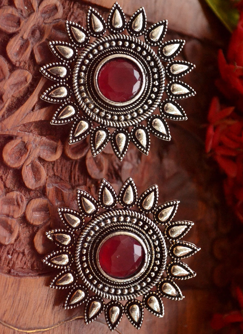 Studs for Women - buy Studs from in Jewellery collection online