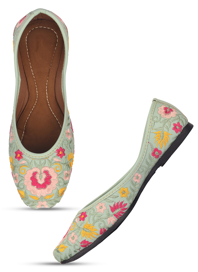 Trendy Stylish Women's Footwear Online At Cbazaar