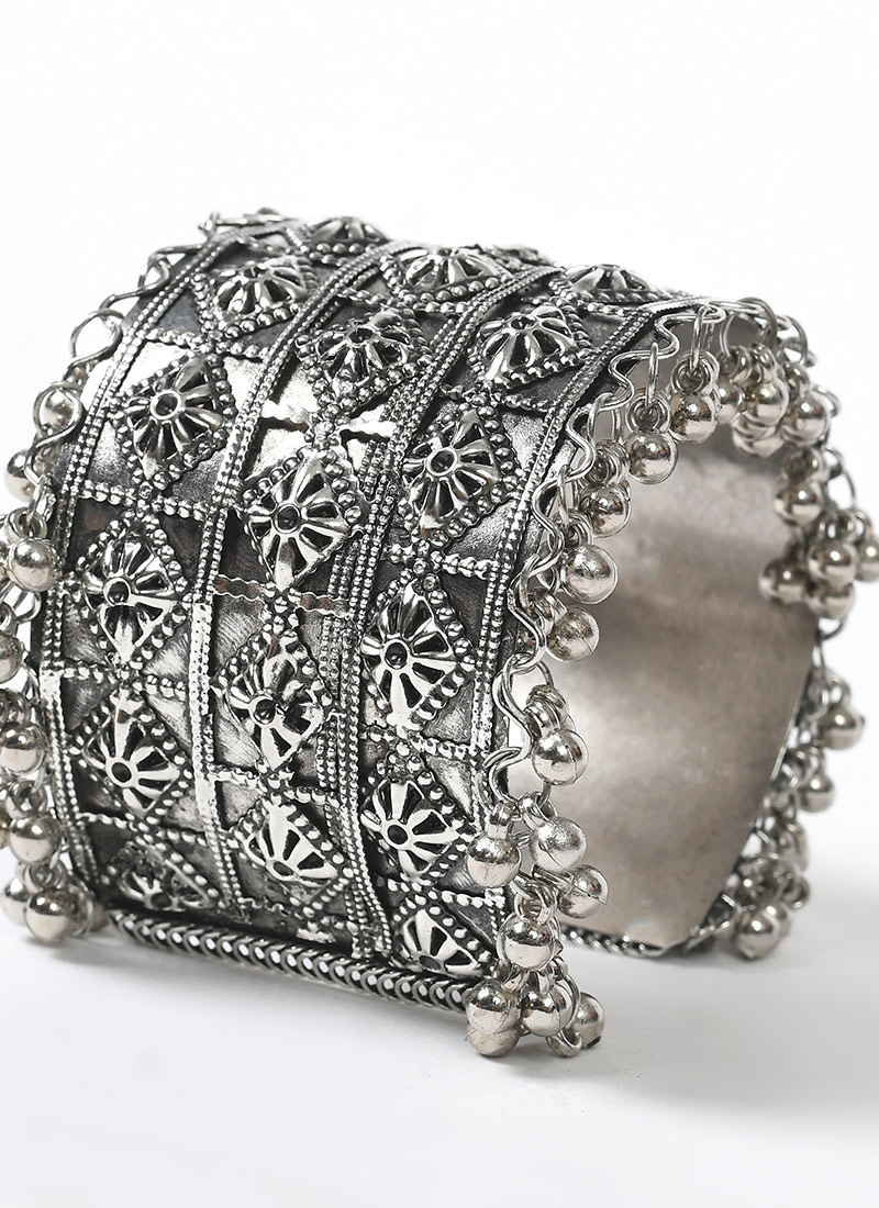 Buy Indian Jewellery For Women Online | Cbazaar