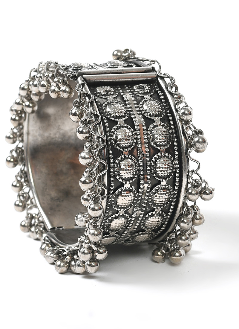 Exquisite Bracelets: Elevate Your Style with Cbazaar's Collection