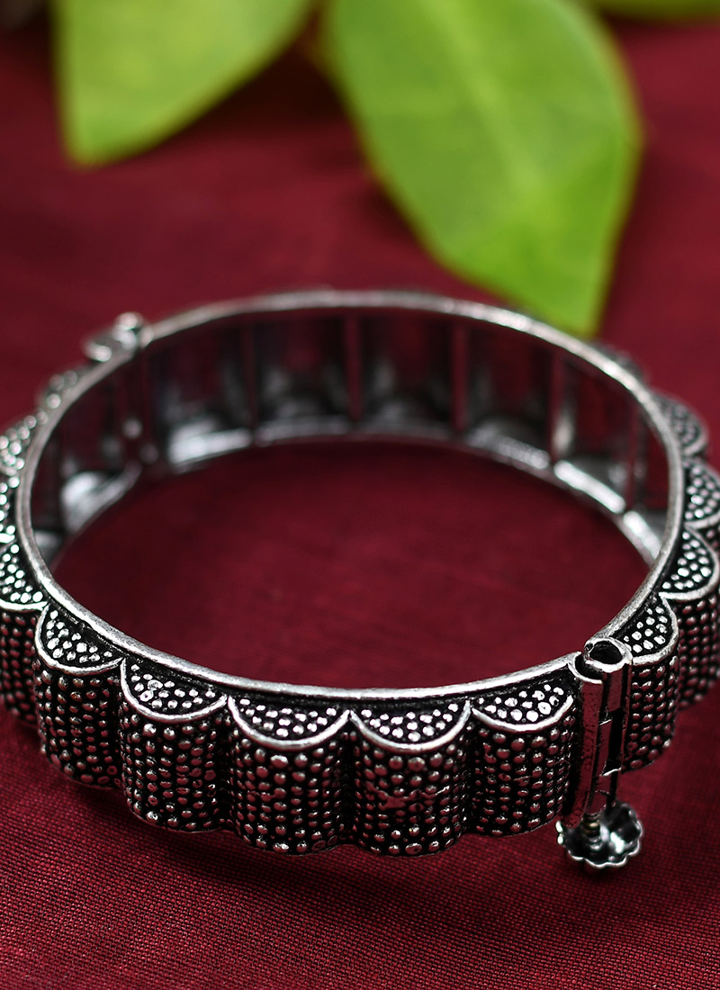 Elegant Bangles Explore Our Stunning Collection Online