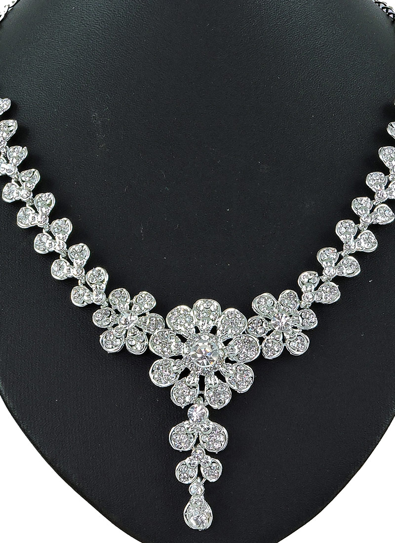 Shop Silver N White Necklace Set Party Wear Online at Best Price | Cbazaar