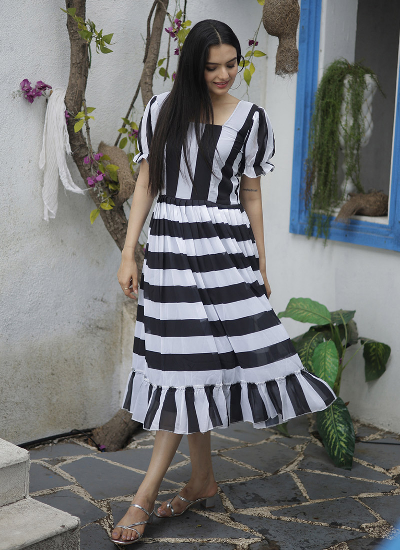 Shop Trendy Indian Dresses For Women Online In India -Cbazaar