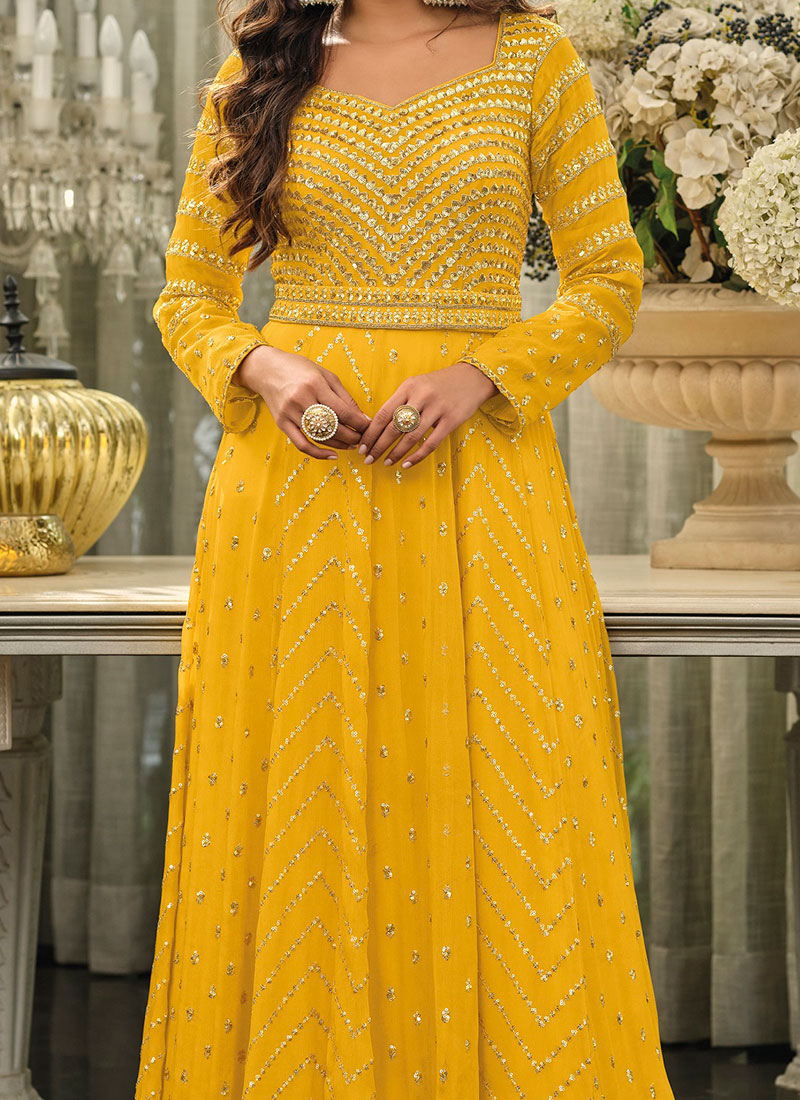 Latest Designer Salwar Kameez And Indian Suits Online in USA | Cbazaar